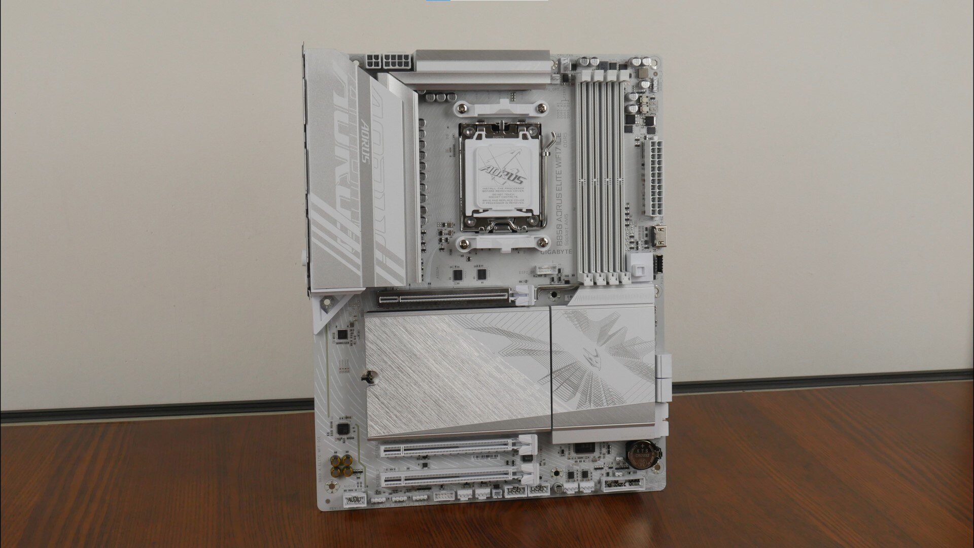 Unboxing & Overview: Gigabyte B850 AORUS ELITE WIFI7 ICE AM5 Motherboard
