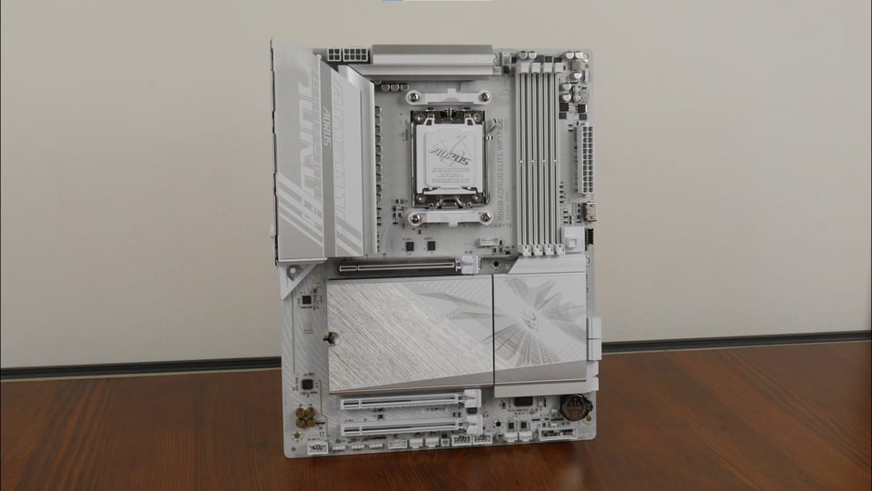 Unboxing & Overview: Gigabyte B850 AORUS ELITE WIFI7 ICE AM5 Motherboard