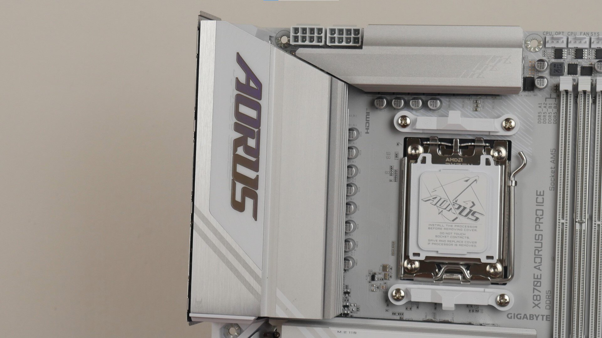 Unboxing & Overview: Gigabyte X870E AORUS PRO ICE AM5 Motherboard