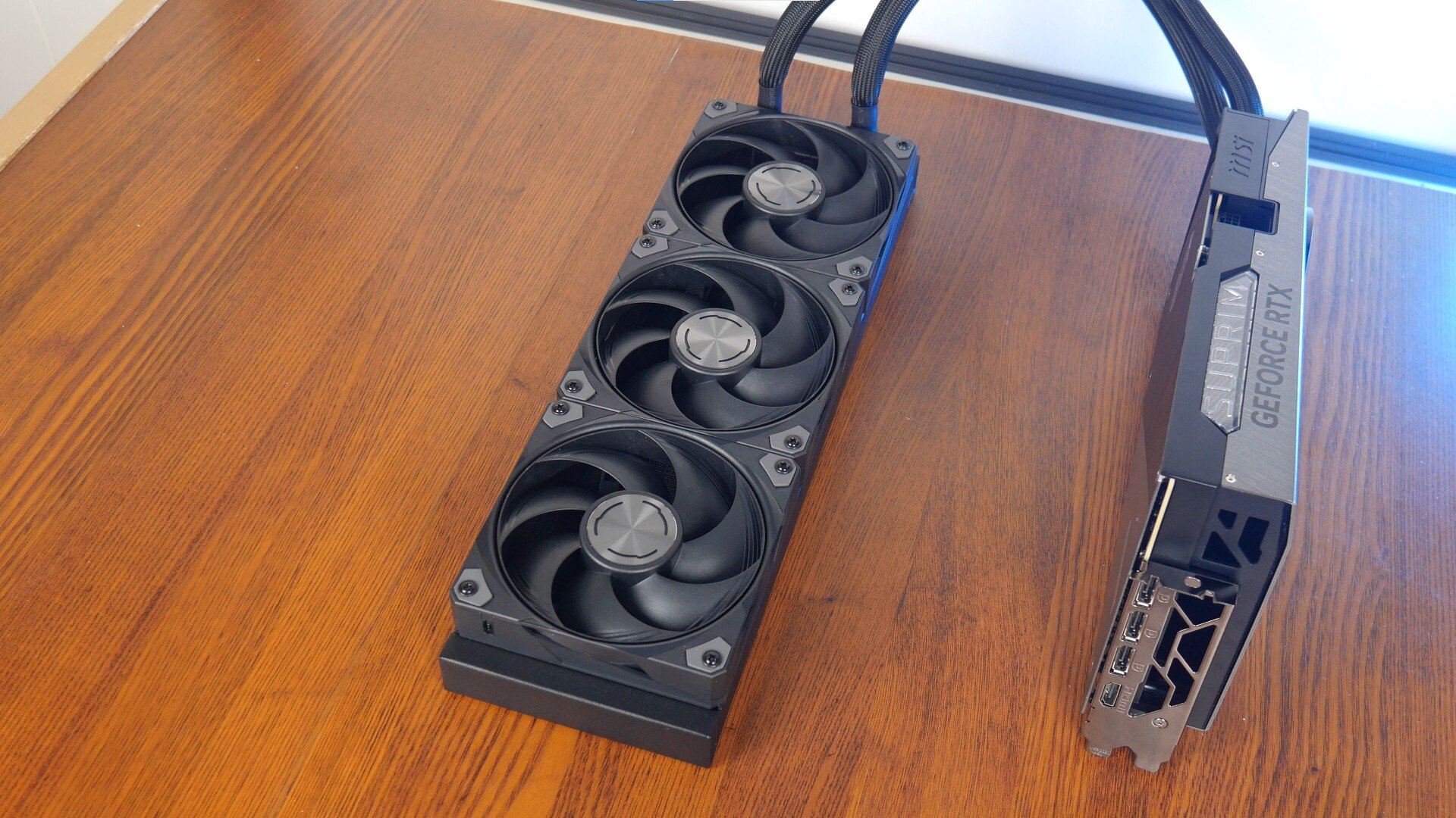 Review: MSI GeForce RTX 5090 32G SUPRIM LIQUID SOC Graphics Card