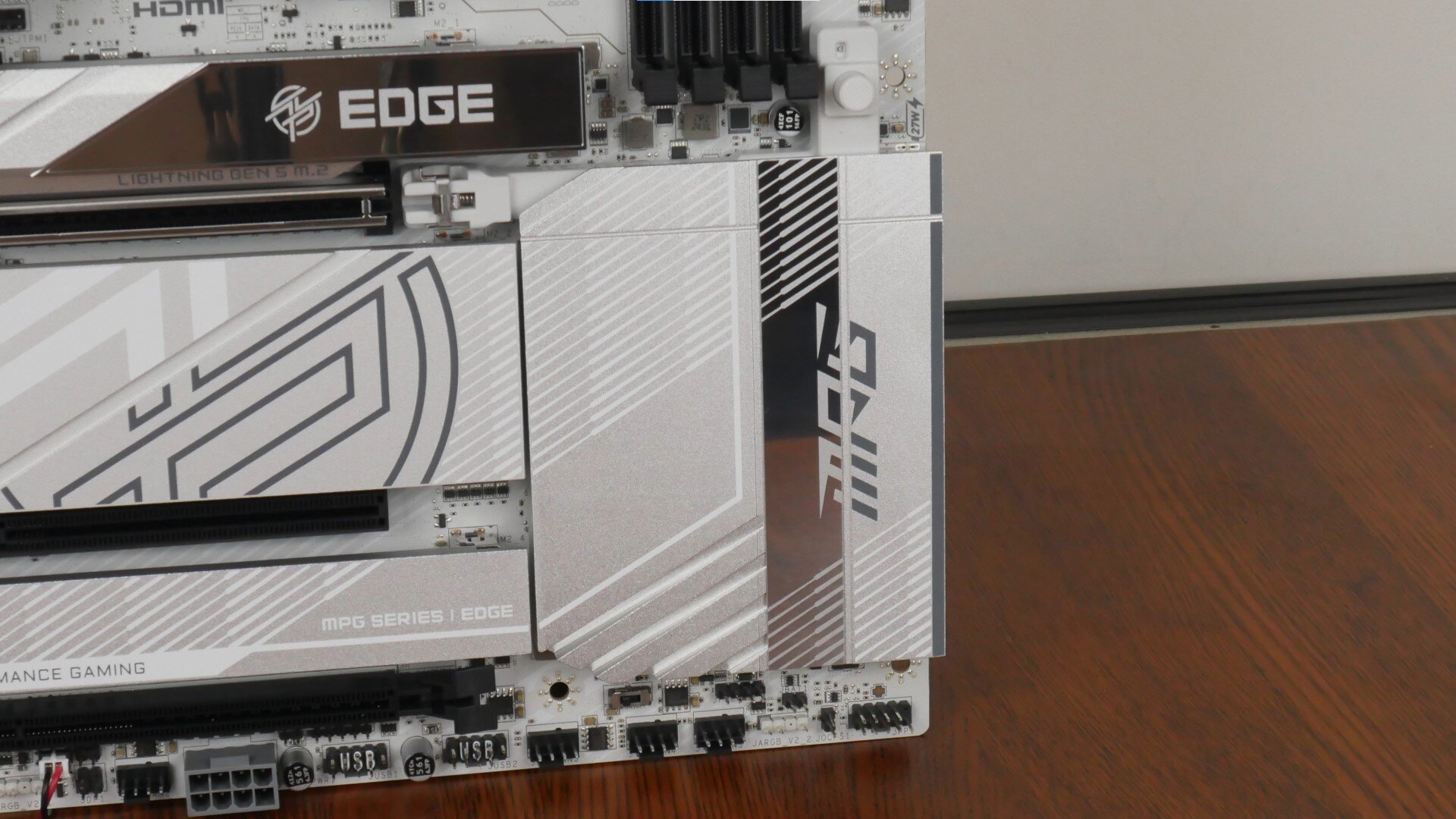 Unboxing & Overview: MSI MPG X870E EDGE TI WIFI AM5 Motherboard
