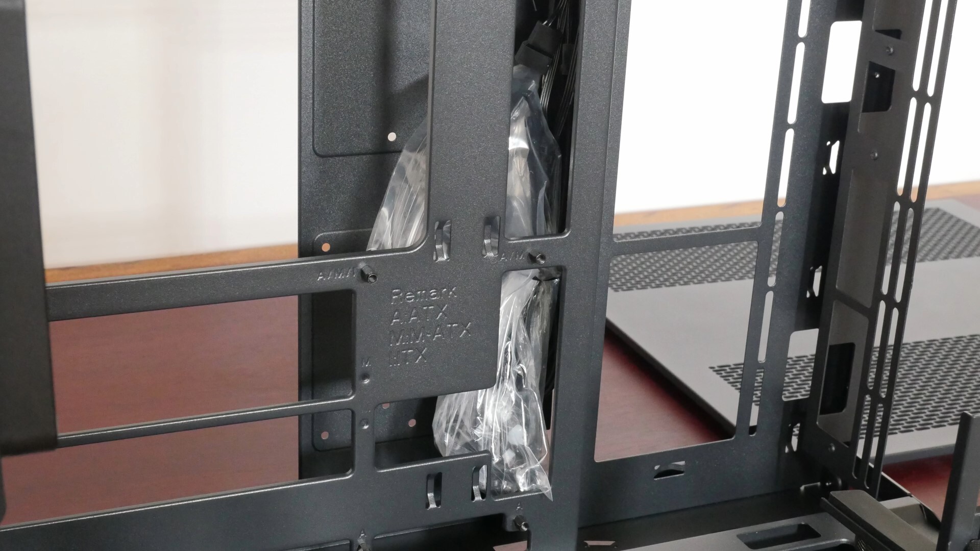 Review: Thermaltake View 390 Air PC Case